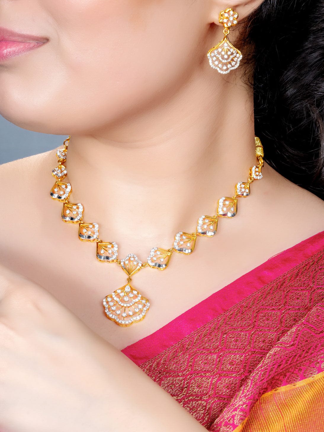 Golden Allure Necklace Set